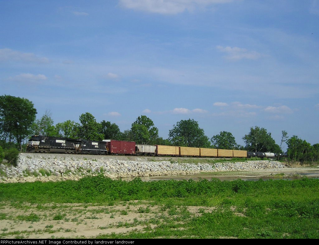 NS 9629 On NS 196 Westbound